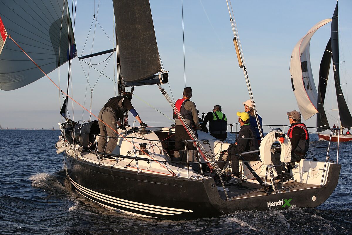 XP33 Hendrix vinder Hven Rundt ved Nat 2023 foran 86 både - største ...