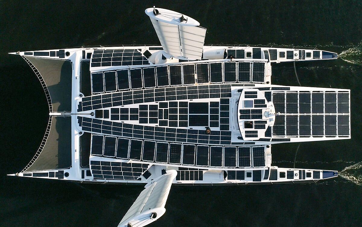 Skræddersyede Solbian solpaneler til båden nu i Danmark - Motorbåds nyt